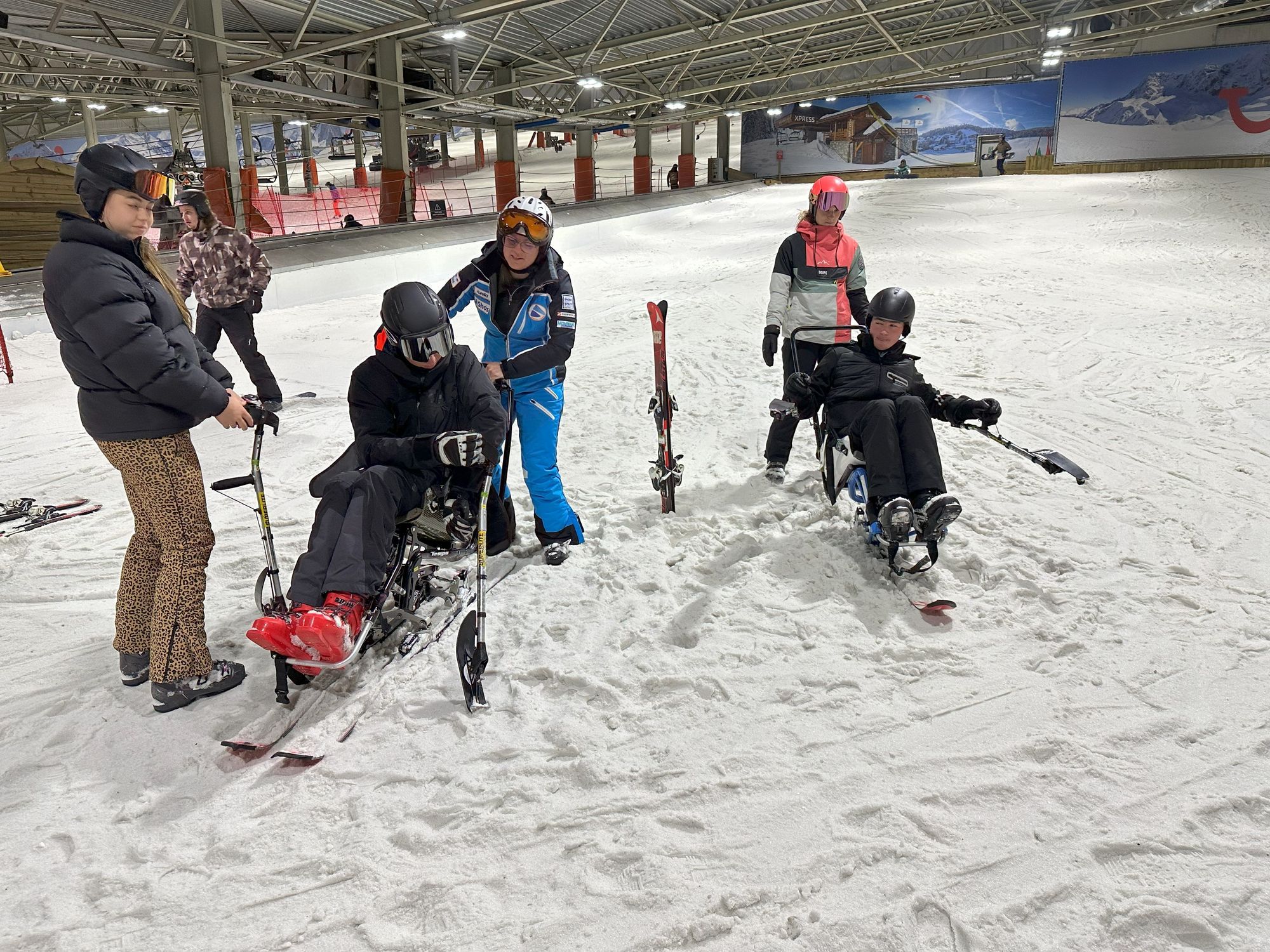 Studenten maken kennis met én leren lesgeven in aangepast wintersport ...